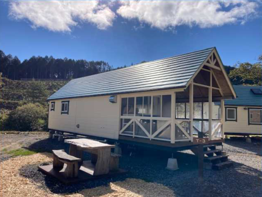 【長野 下伊那】MOSS TENTSで冬グランピング｜Stella Snow Campiaのアクティビティや料金プラン紹介 | グランプレス